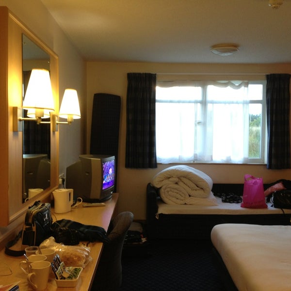 Travelodge - Broxden Avenue