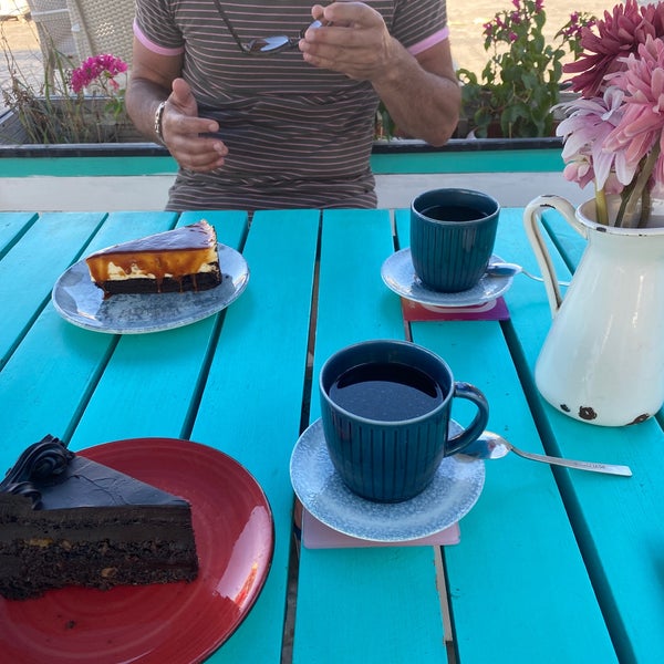 Ceri Cafe & Restaurant - 210 tips from 3031 visitors