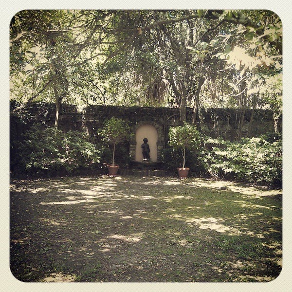Photos at The Battery Carriage House - Charlestowne - 20 S Battery