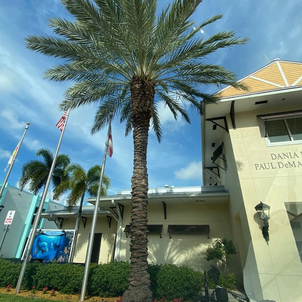 Dania Beach Paul DeMaio Library - Dania Beach, FL