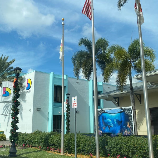 Dania Beach Paul DeMaio Library - Dania Beach, FL