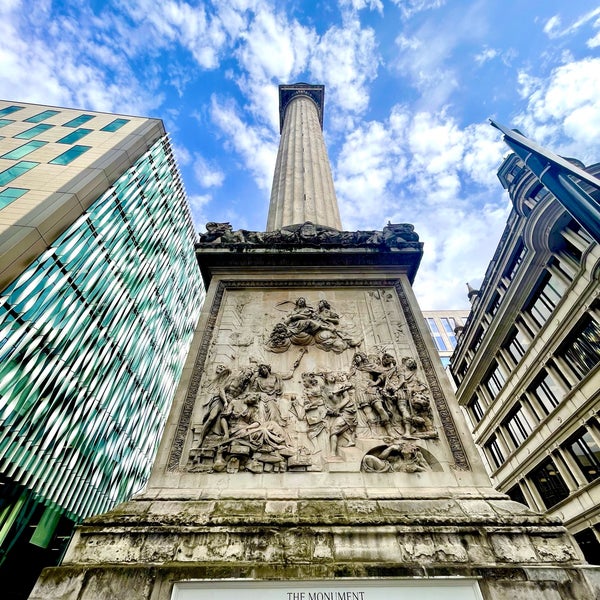 The Monument - Monument in London
