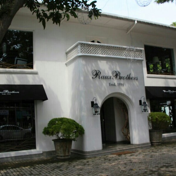 Raux Brothers - කොළඹ, Western Province