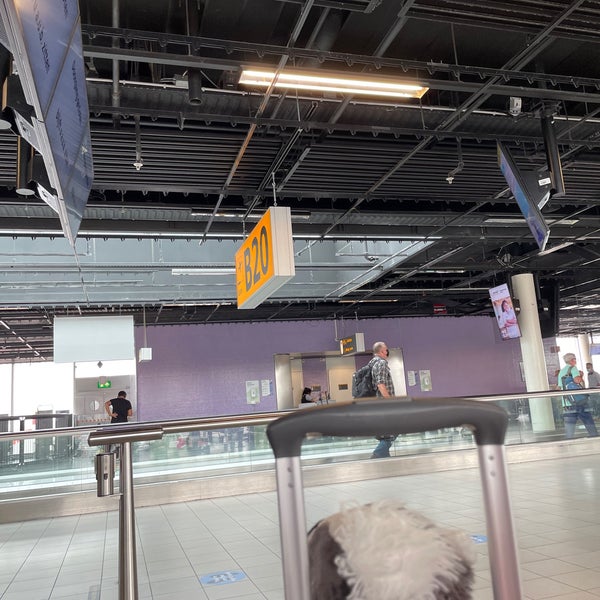 Gate B20 - Airport Gate in Schiphol