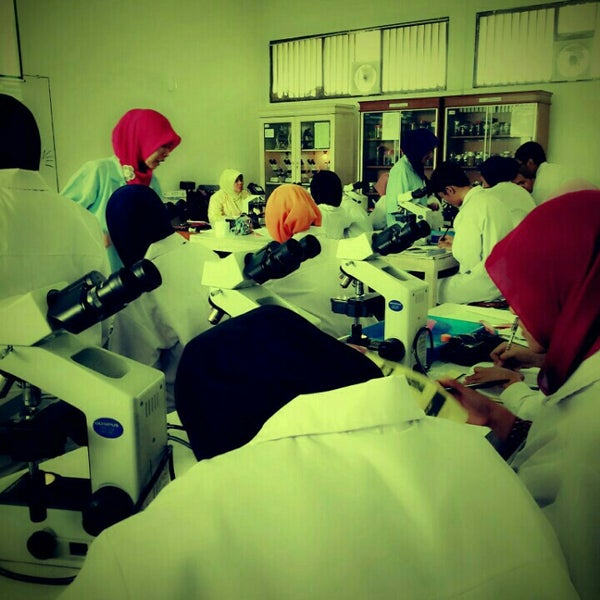 Laboratorium biologi fkip UMS - College Lab