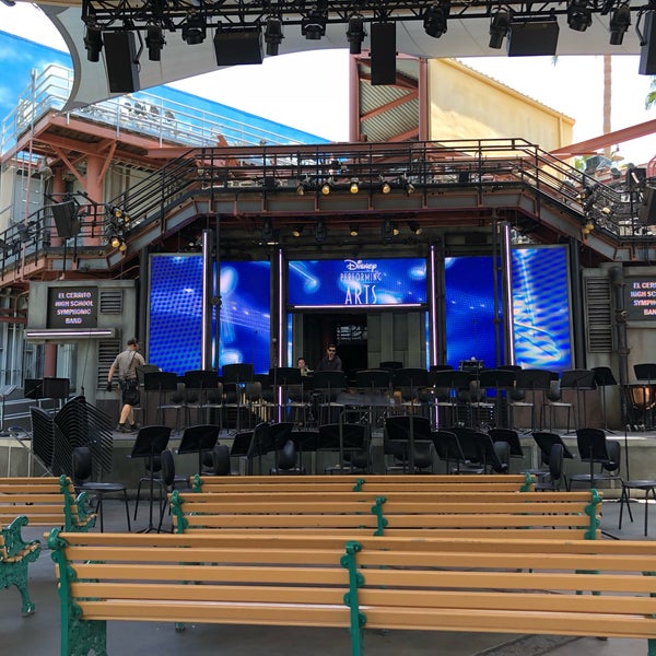California Adventure Hollywood Backlot