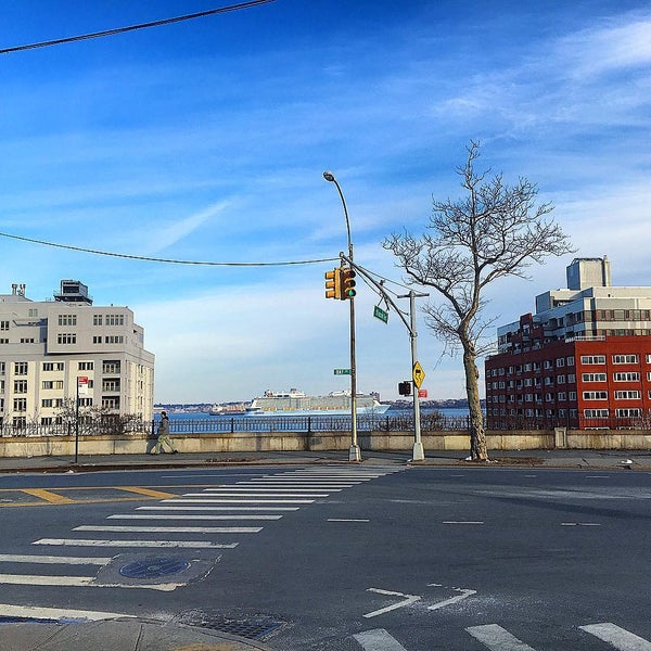 Photos at MTA SIR - St. George - Metro Station in Staten Island