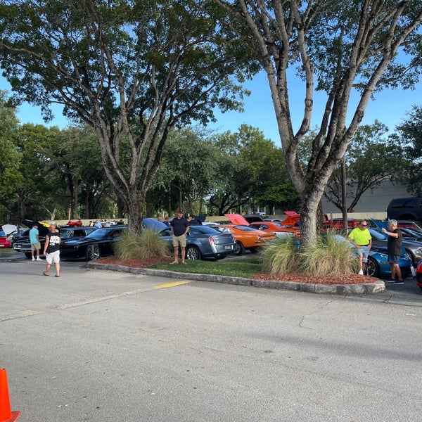 Packy's Sports Grill - Sports Bar