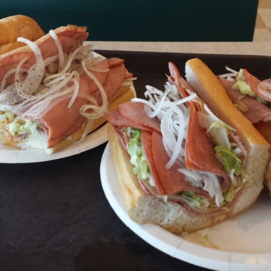 Lee's Hoagie House - 10 tips from 347 visitors