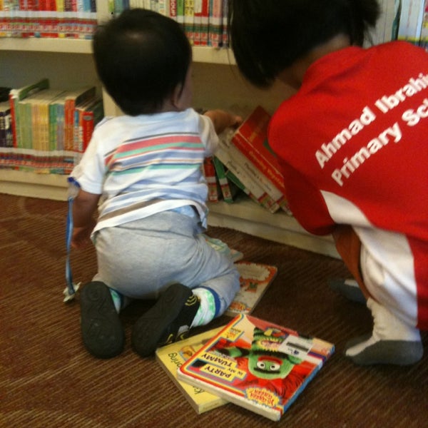 Photos at Yishun Public Library - Yishun - #04-01, Northpoint Shopping ...