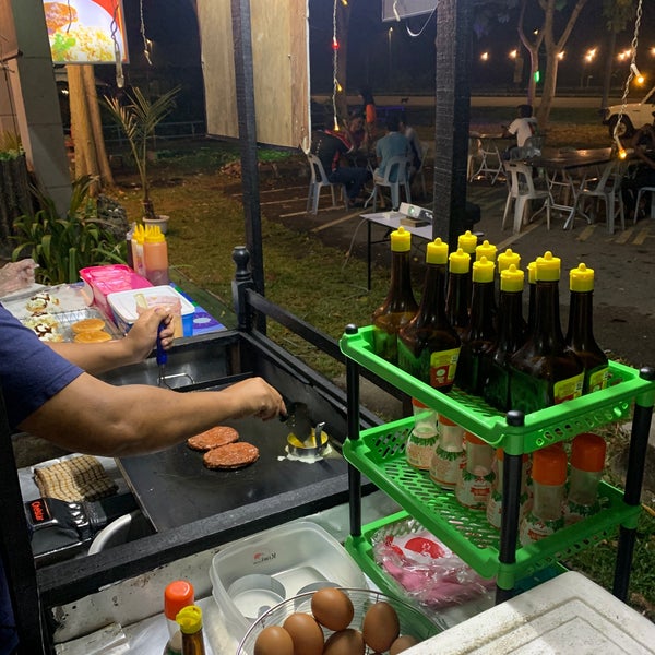Burger stall tepi jalan