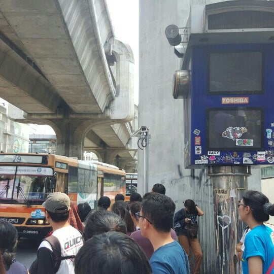 BMTA Bus Stop สยามเซ็นเตอร์ (Siam Center) - 3 tips from 245 visitors