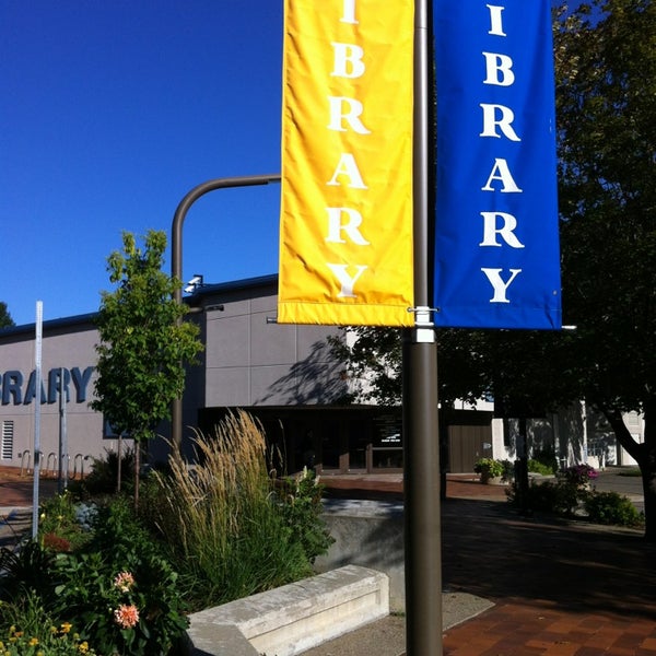 Photos at Bismarck Public Library - 3 tips from 208 visitors