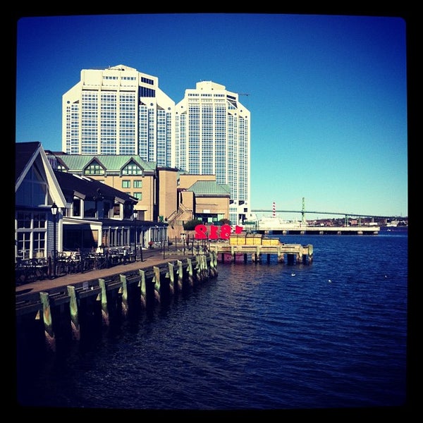 Waterfront Boardwalk - Downtown Halifax - 20 tips