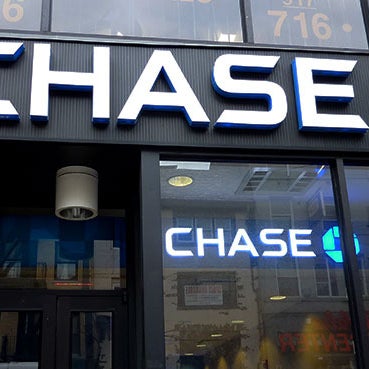 Chase Bank - Concourse Village - 4 tips from 322 visitors
