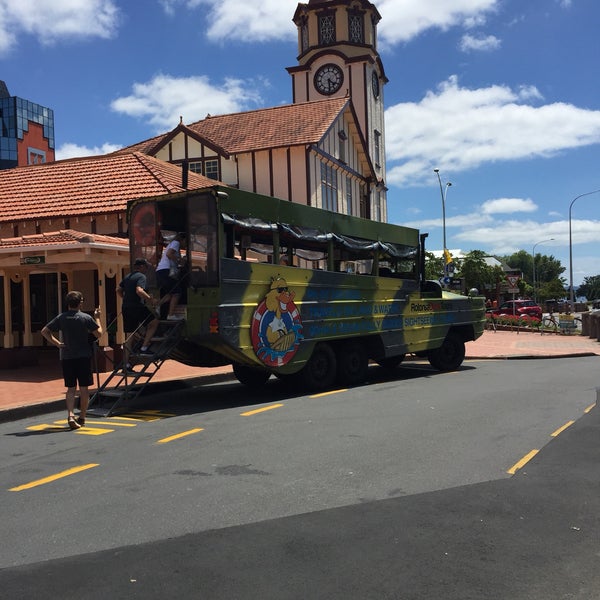 Rotorua InterCity & Naked Bus Terminal - Bus Station