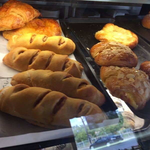 Caldense Bakery & Pastries - Toronto, ON