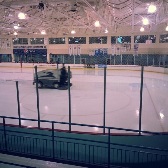 RDV Sportsplex Ice Den - 9 tips