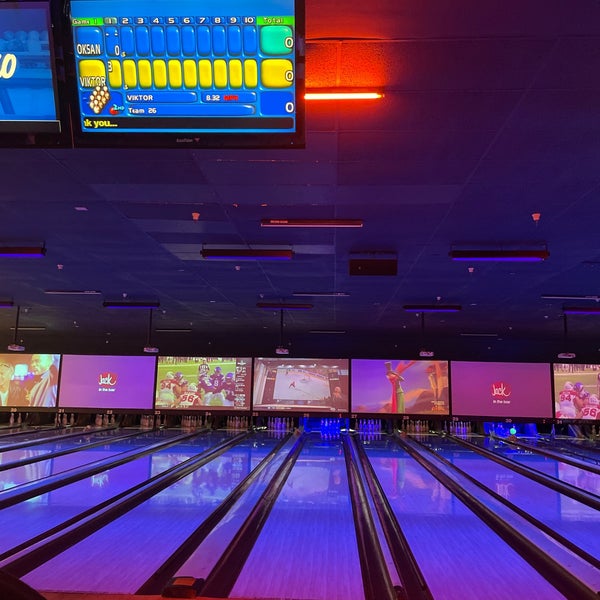 Bowlero - Blossom Valley - 5420 Thornwood Dr