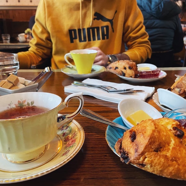 Photos at Salon de thé Cardinal / Cardinal Tea Room - Mile-End ...