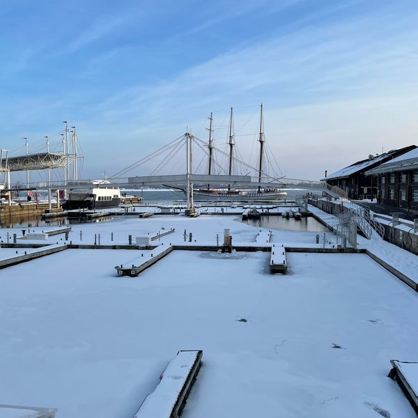 Simcoe WaveDeck - Scenic Lookout in Toronto
