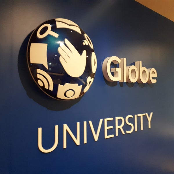 Globe University Logo