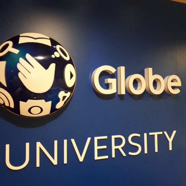 Globe University Logo