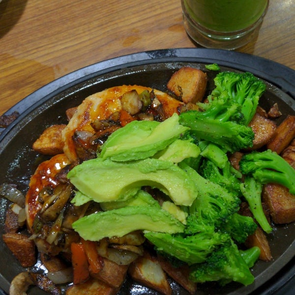 Denny's - Breakfast Spot in San Diego