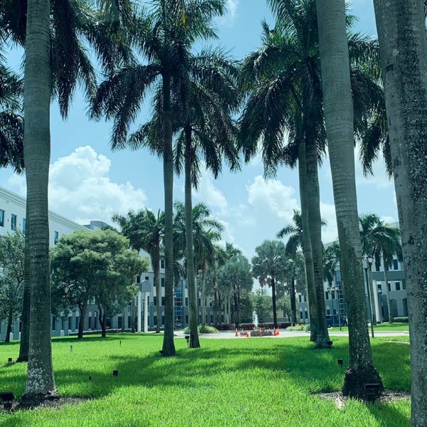 Doral Branch Library - Miami-Dade Public Library System - Library in Doral