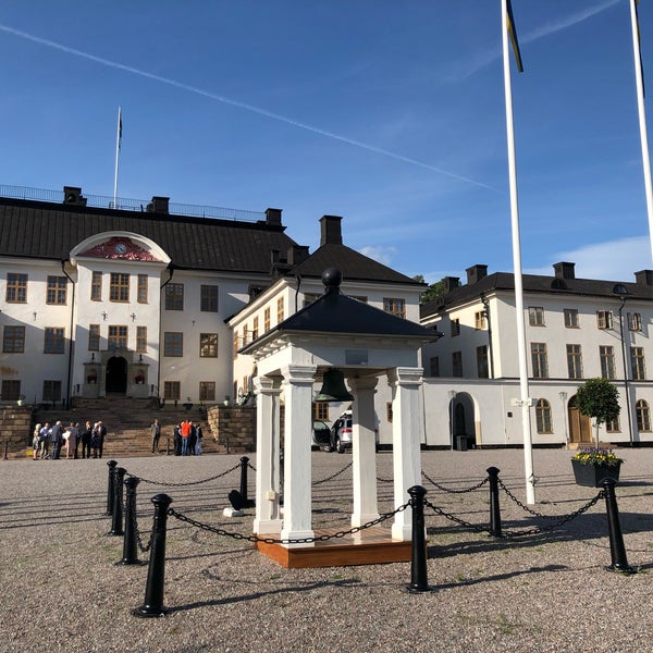 Photos at Karlbergs slott - Castle