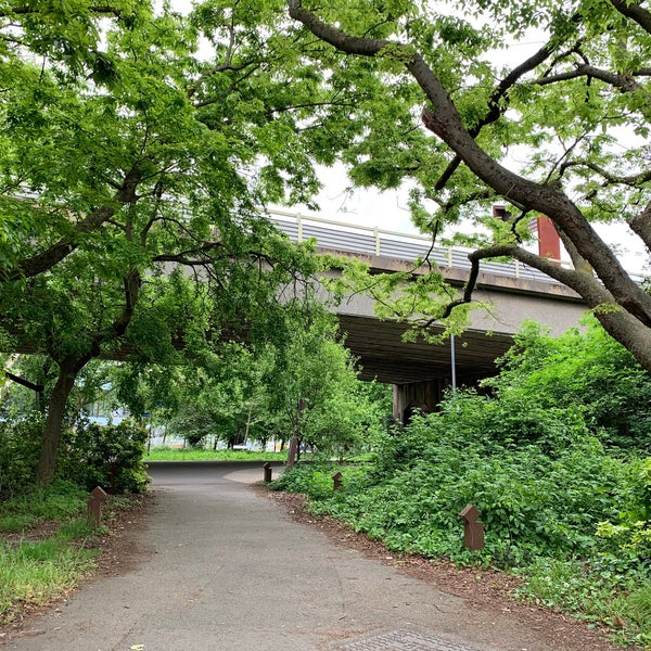 Chiswick Roundabout - Road in Turnham Green