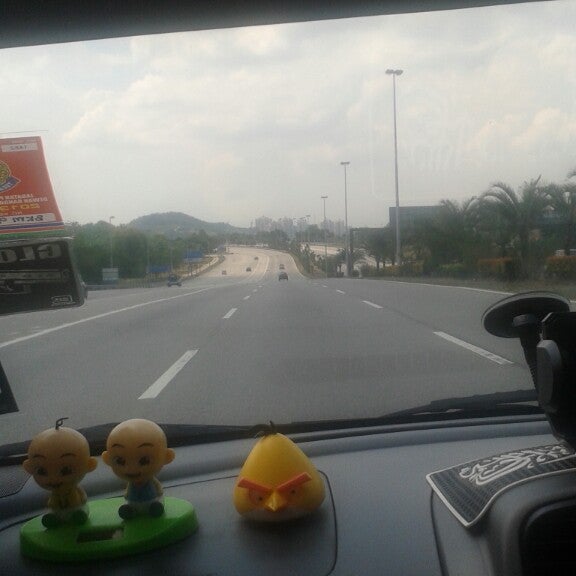 putrajaya highway to dengkil - Road in Cyberjaya