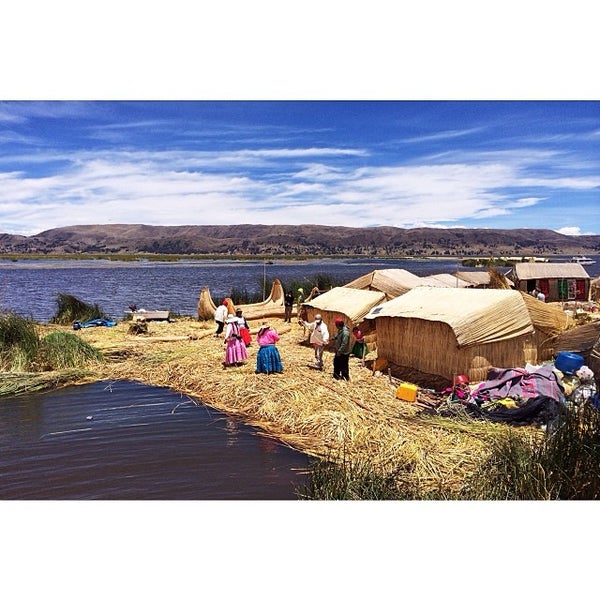 Uros - Island