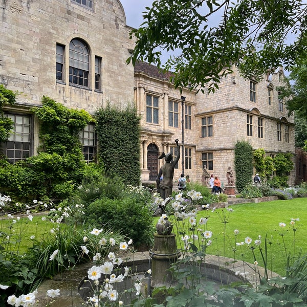 Treasurers House NT - Minster Yard