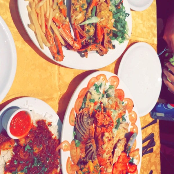 Photos at Al Banoosh - 324 tips