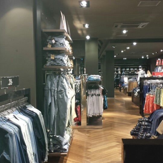 The Sting - Clothing Store