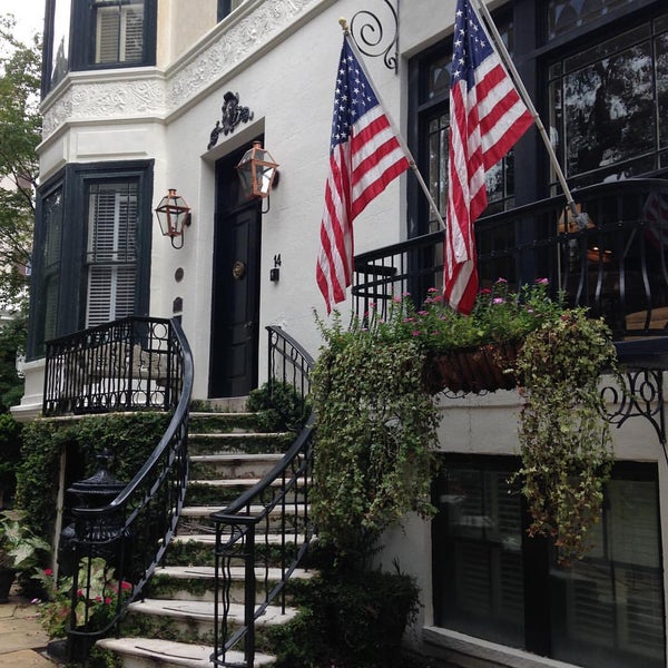 Ballastone Inn - Historic District-North - 14 E Oglethorpe Ave