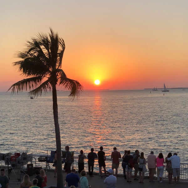 Sunset Deck - Hotel Bar in Key West