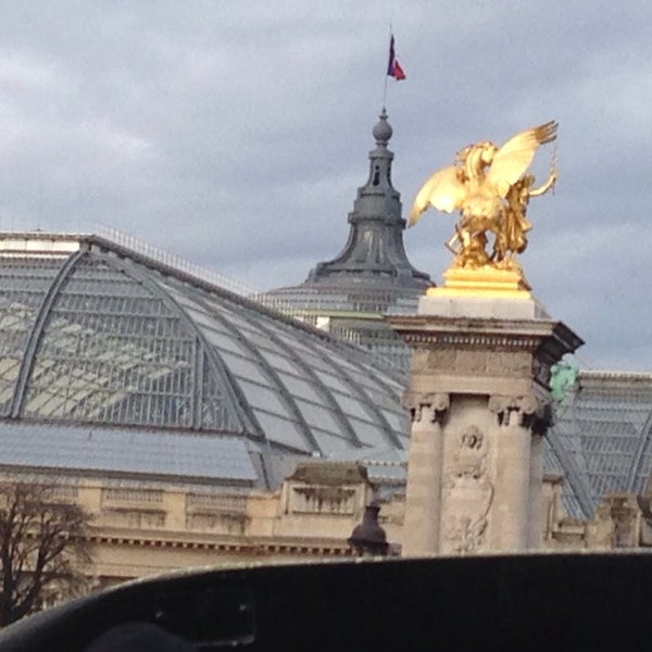 Photos at Place Clemenceau - Champs-Élysées - Paris, Île-de-France