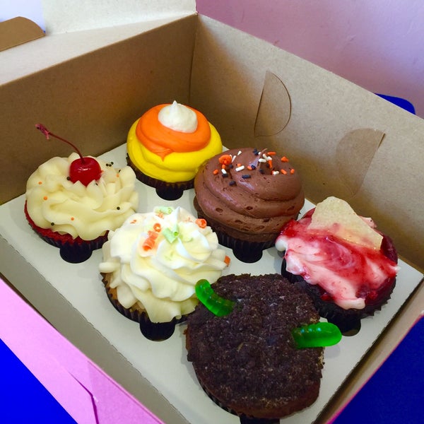 Cupcake Couture Bakery - Bakery