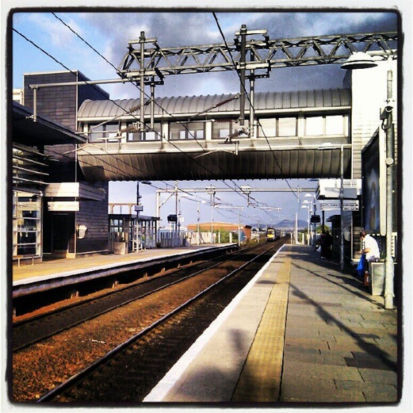 Photos at Edinburgh Park Railway Station (EDP) - Sighthill - 11 tips ...