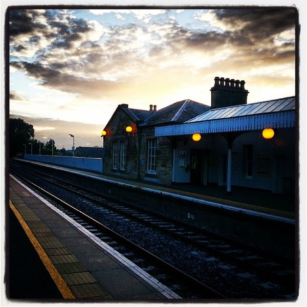 Linlithgow Railway Station (LIN) - Station Rd