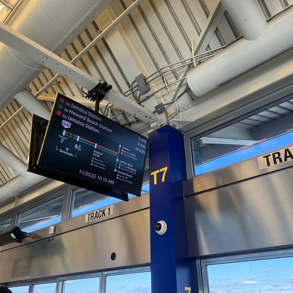 JFK AirTrain - Terminal 7 - Airport Tram Station in Jamaica