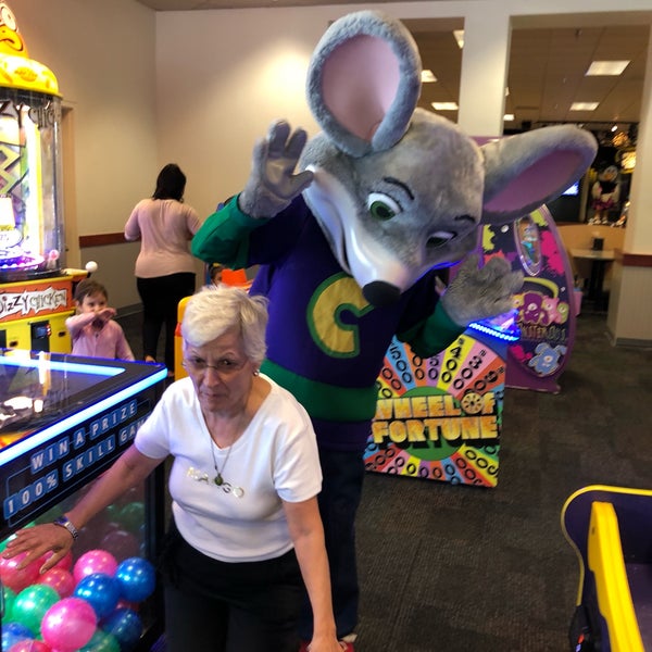 Chuck E. Cheese - Arcade