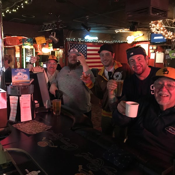 Dirk's Niteclub - Cocktail Bar in Lemon Grove
