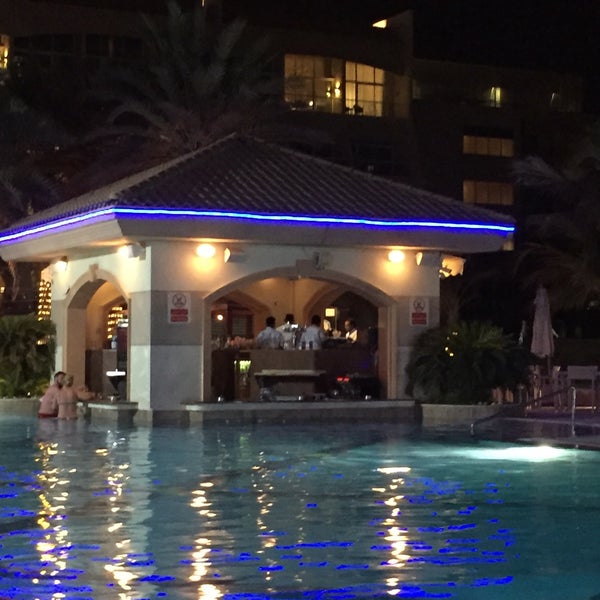 Al Raha Beach Hotel - Swimming pool - Hotel Pool in Abu Dhabi