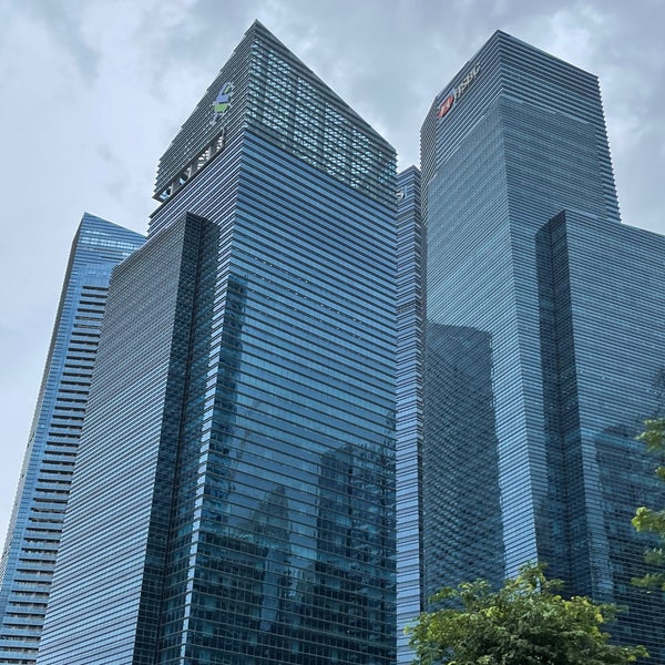 Photos at Marina Bay MRT Interchange (NS27/CE2/TE20) - Financial ...