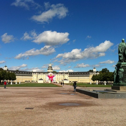 Schlossplatz - Innenstadt-West - Schlossplatz