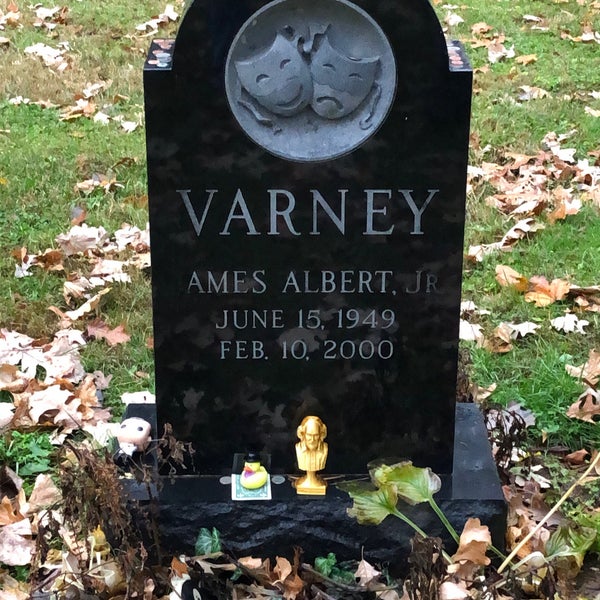 Jim Varney Grave