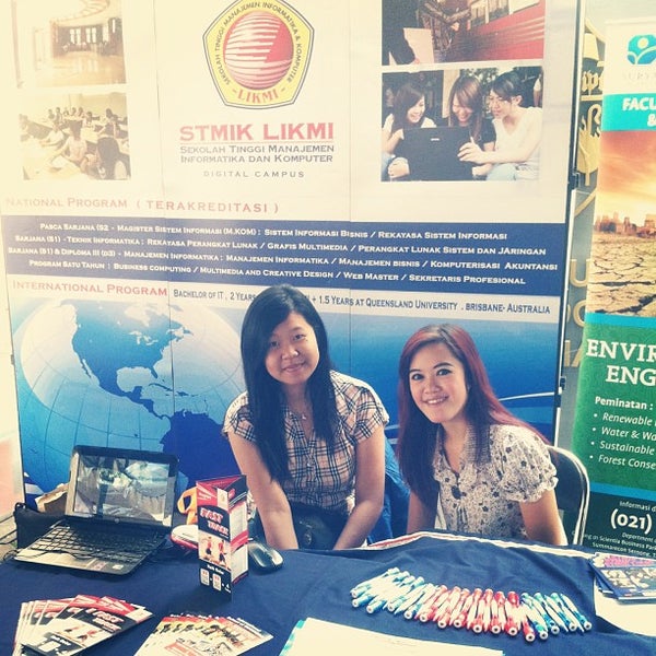 SMAK Trimulia - High School in Bandung